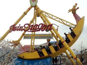 Pirate Ship Rides And How They Work - welcome to the world of hou